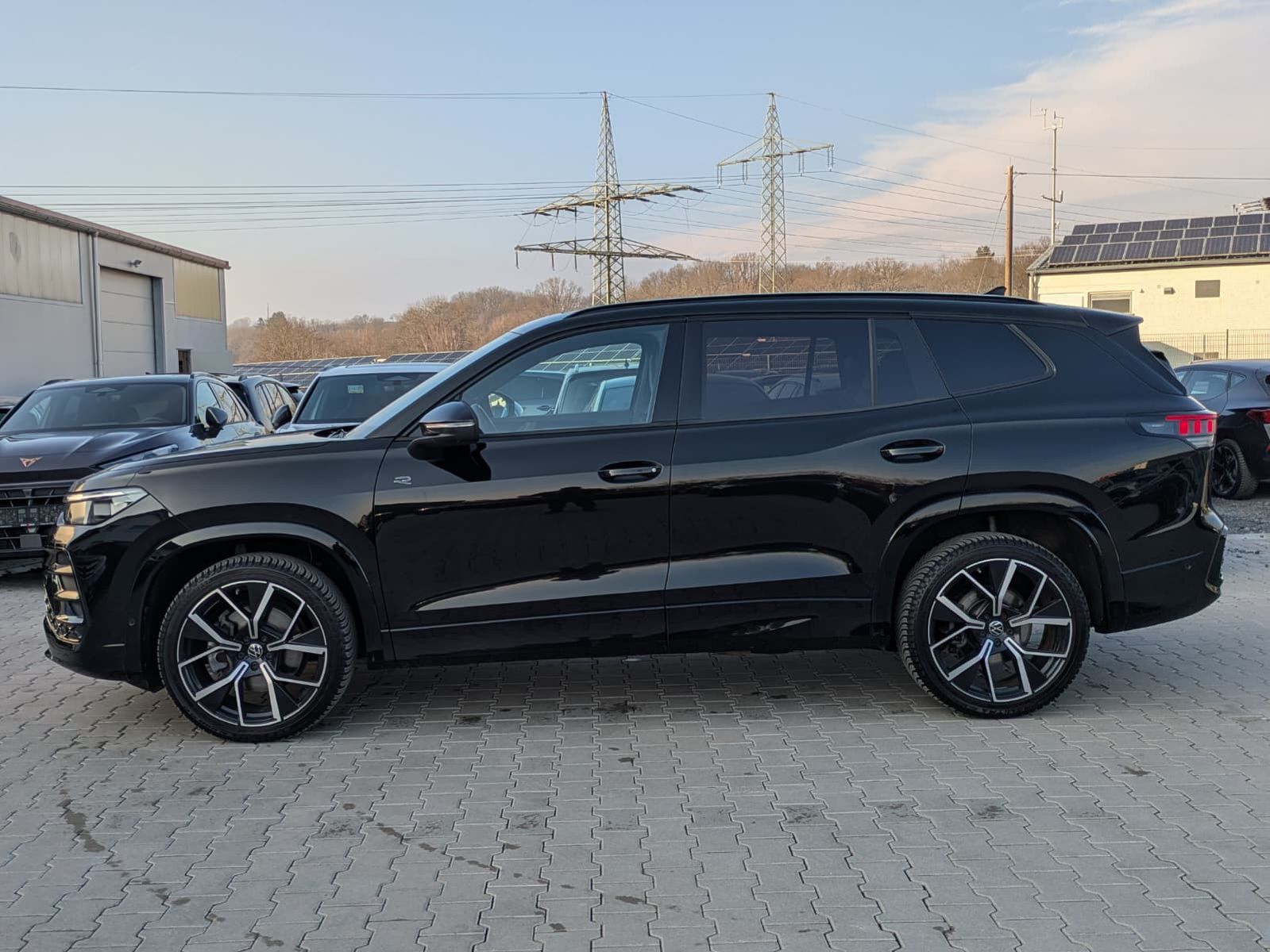 Volkswagen Tayron 2.0 TDI 4M R-Line BLACK*7Si*MATRIX*PANO - Dickreich ...