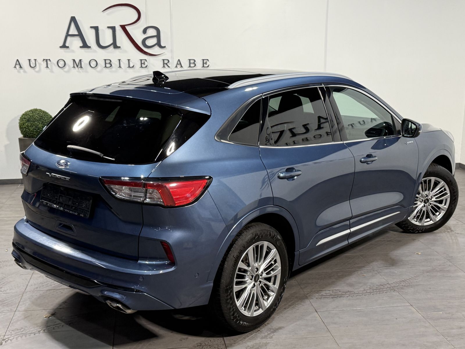 Ford Kuga 2.0 EB 4x4 Aut. Vignale NAV+LED+AHK+PANO+VC - AuRa ...
