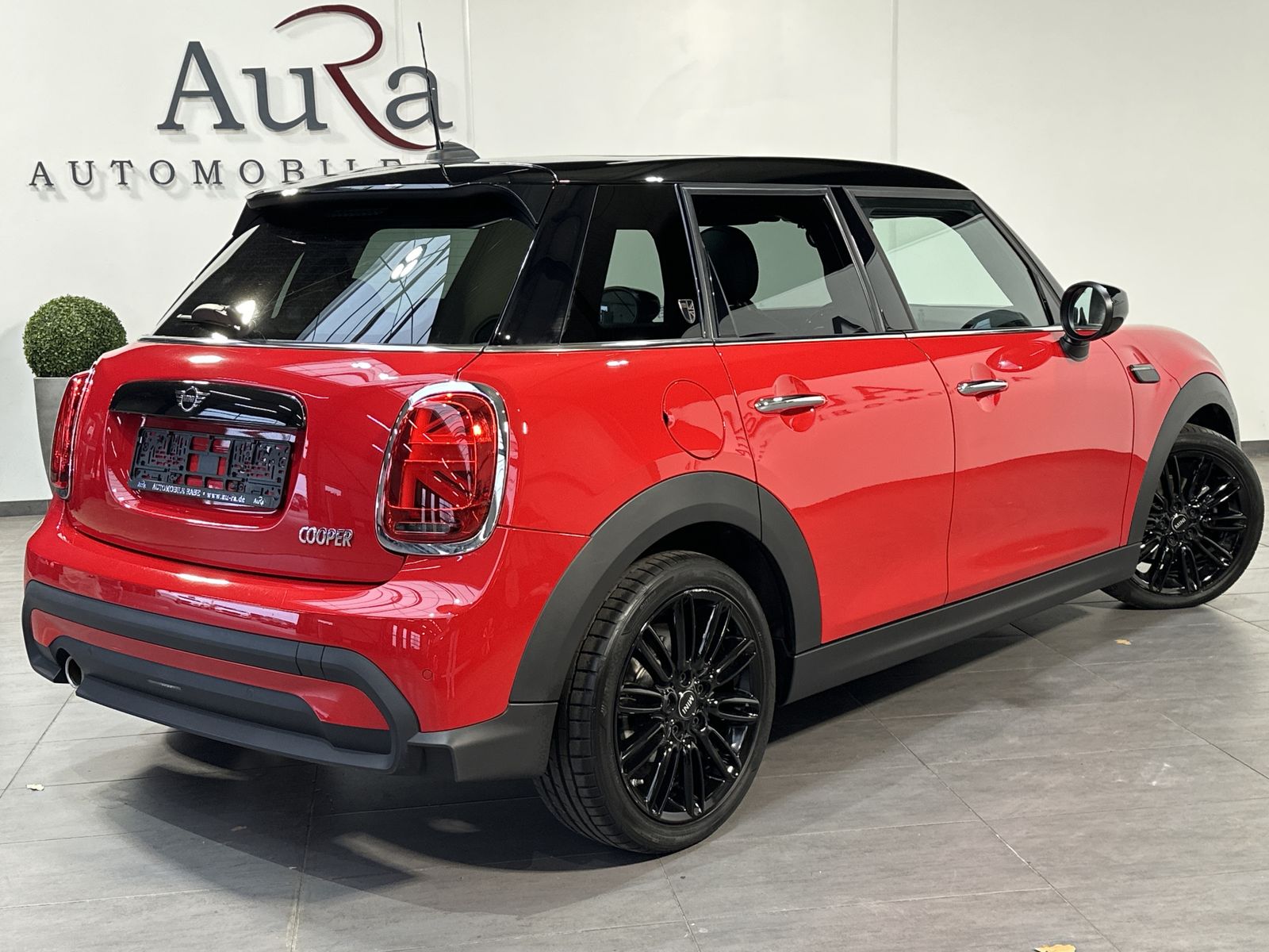 MINI Cooper 5-Türer Aut. NAV+LED+PANO+17ZOLL+SHZ+1HD - AuRa ...