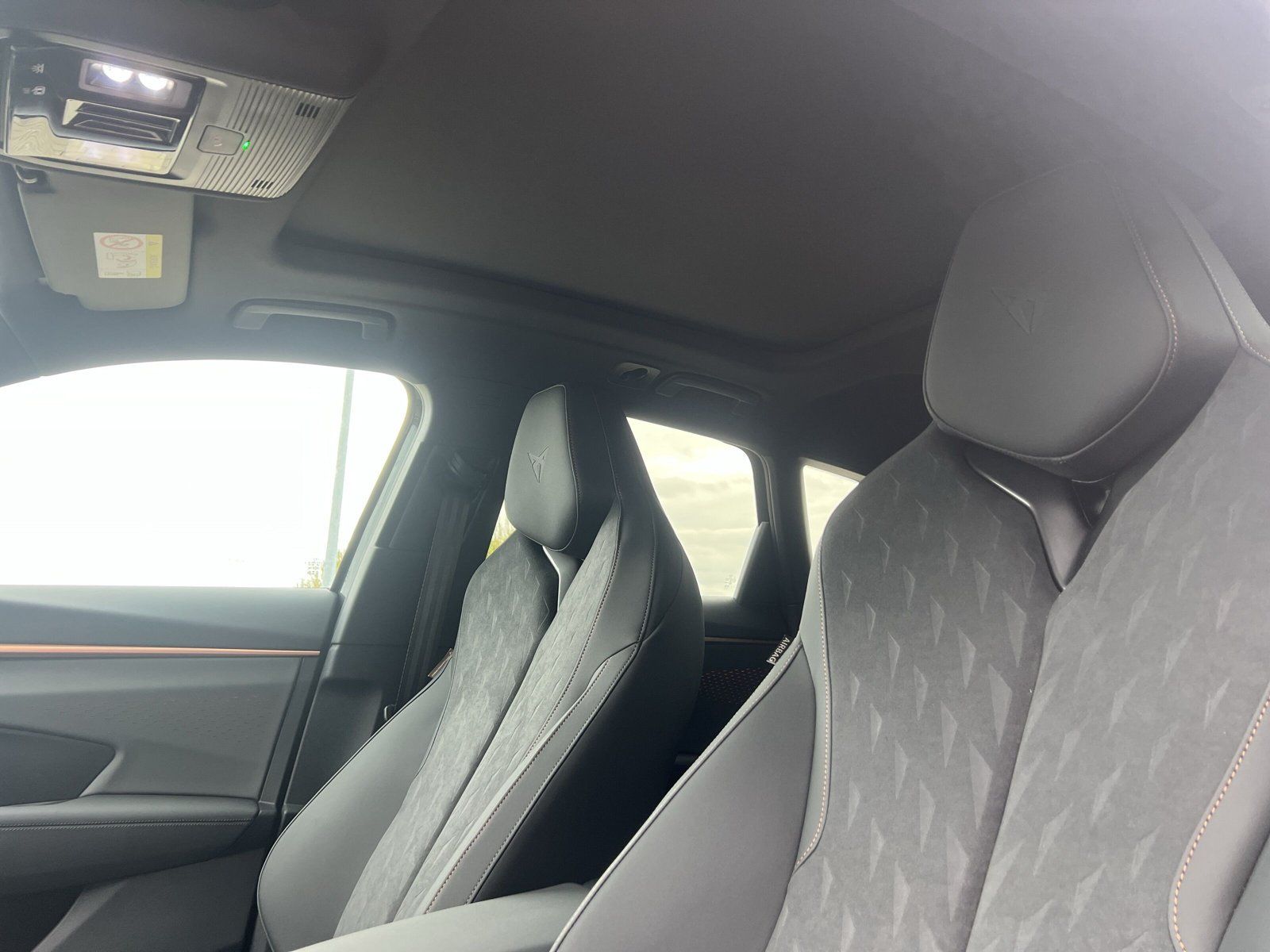 Cupra Terramar VZ 2.0 TSI 4Drive DSG Matrix Pano Sennh ab 449,00 Euro ...