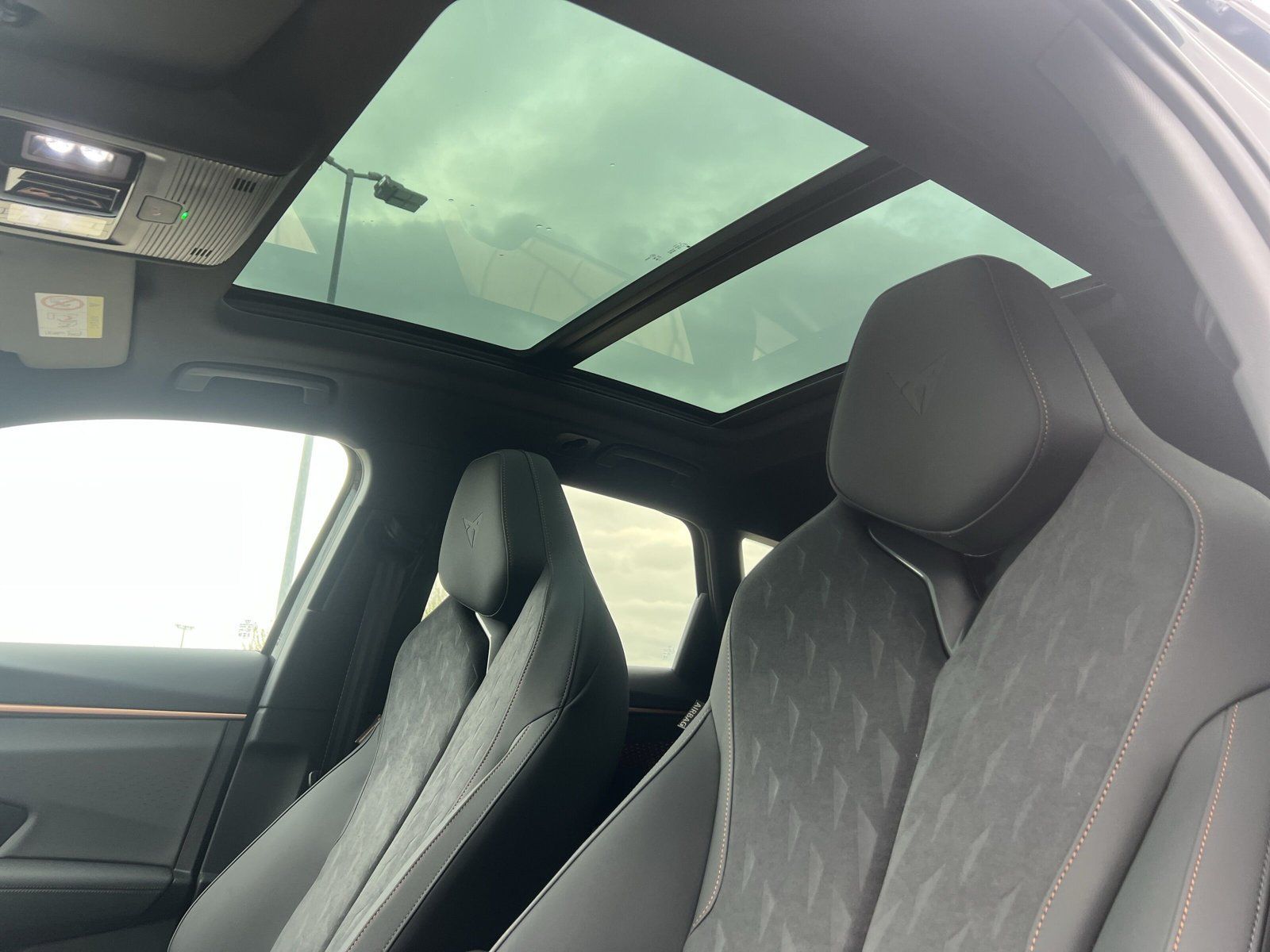 Cupra Terramar VZ 2.0 TSI 4Drive DSG Matrix Pano Sennh ab 449,00 Euro ...