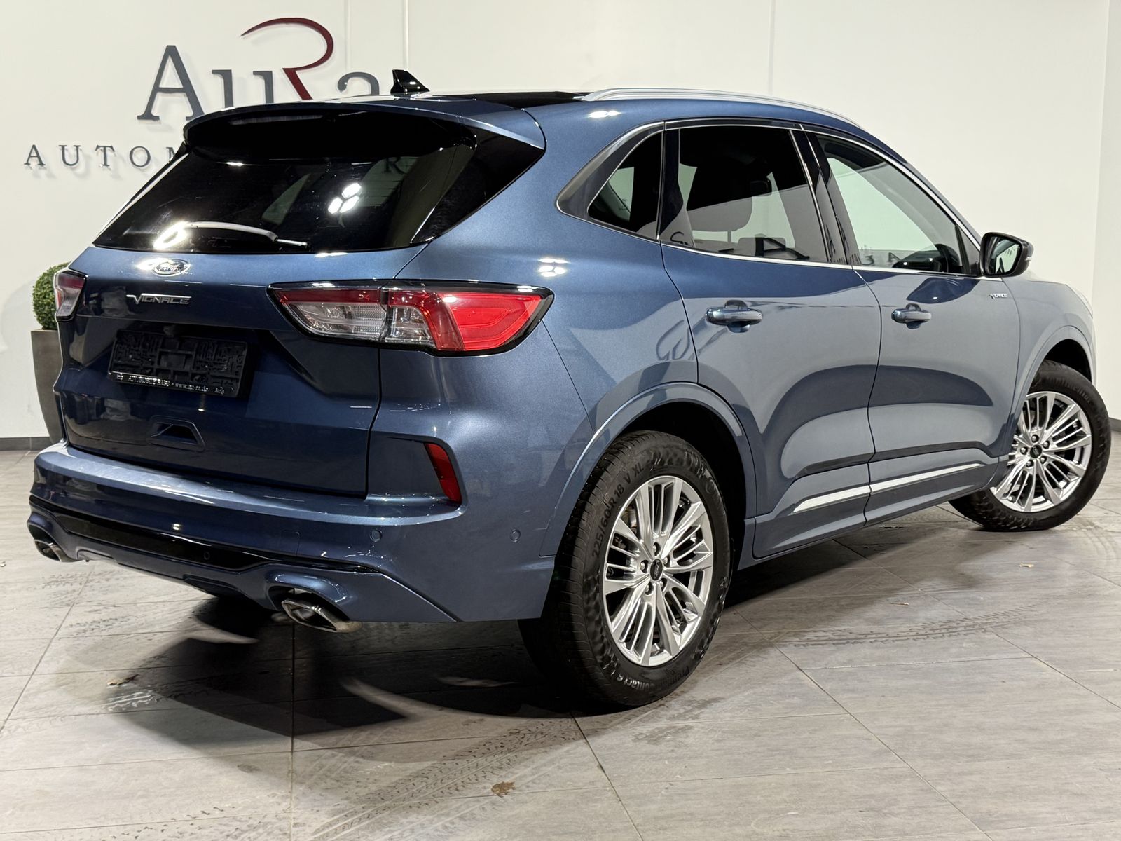 Ford Kuga 2.0 EB 4x4 Aut. Vignale NAV+LED+AHK+PANO+VC - AuRa ...