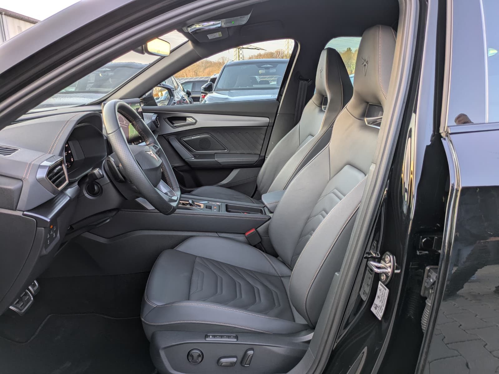 CUPRA Formentor 1.5 eTSI LEDER*MATRIX*SENNH*Int.Dr.-XL - Автомобильная ...