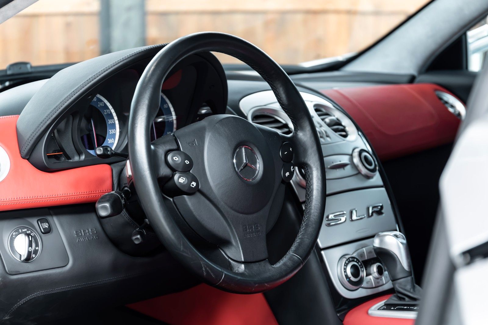 MERCEDES-BENZ SLR – AutoSL