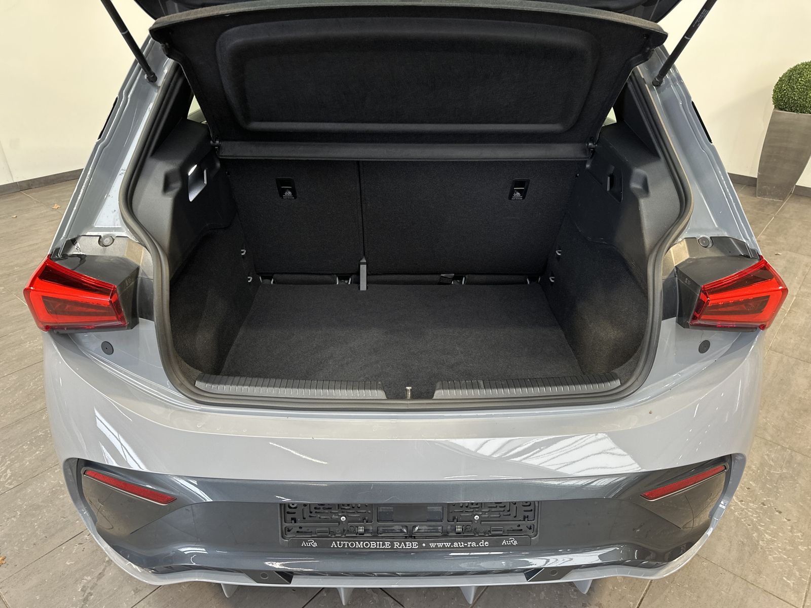 CUPRA Born NAV+LED+V-COCKPIT+1HD+18ZOLL+PP+TEMPOMAT - AuRa – Automobile ...