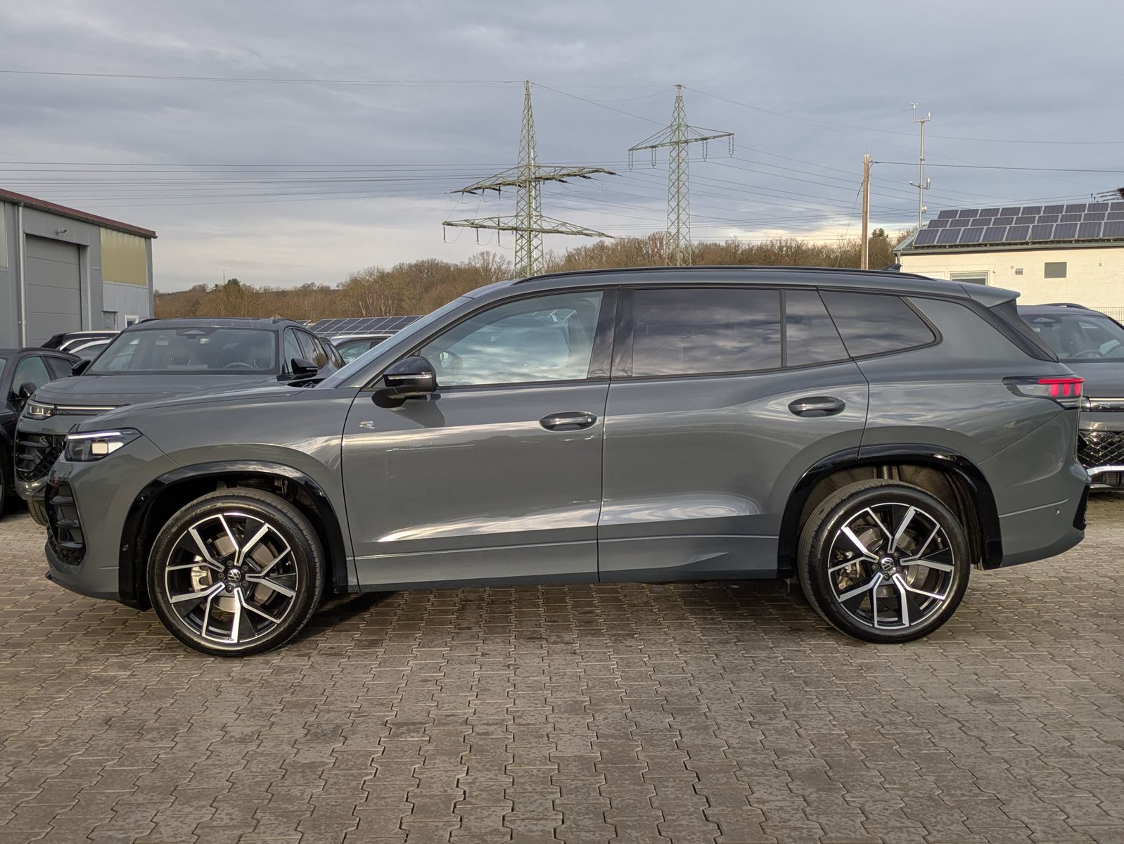 Volkswagen Tayron 2.0 TDI 4M R-Line BLACK*7Si*MATRIX*PANO - Dickreich ...