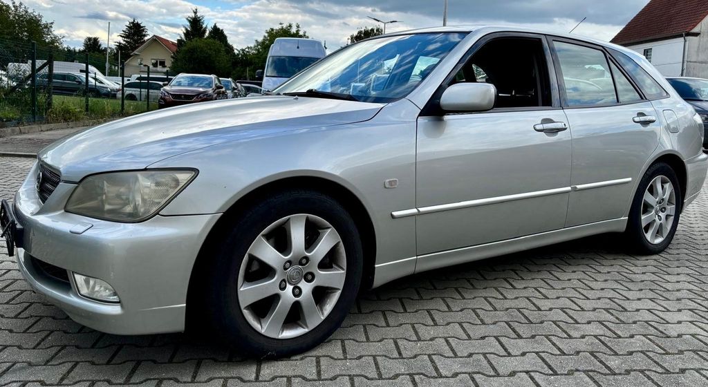 Lexus IS 200 | Auto kaufen bei mobile.de