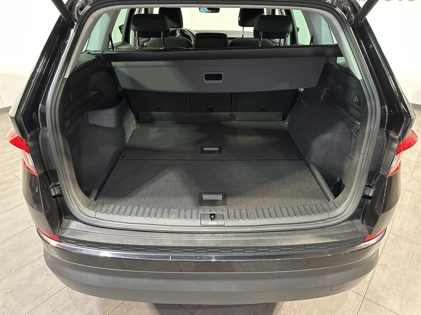 SKODA Kodiaq 2.0 TDI DSG Drive 125 NAV+LED+AHK+VC+19ZO - AuRa – Automobile Rabe