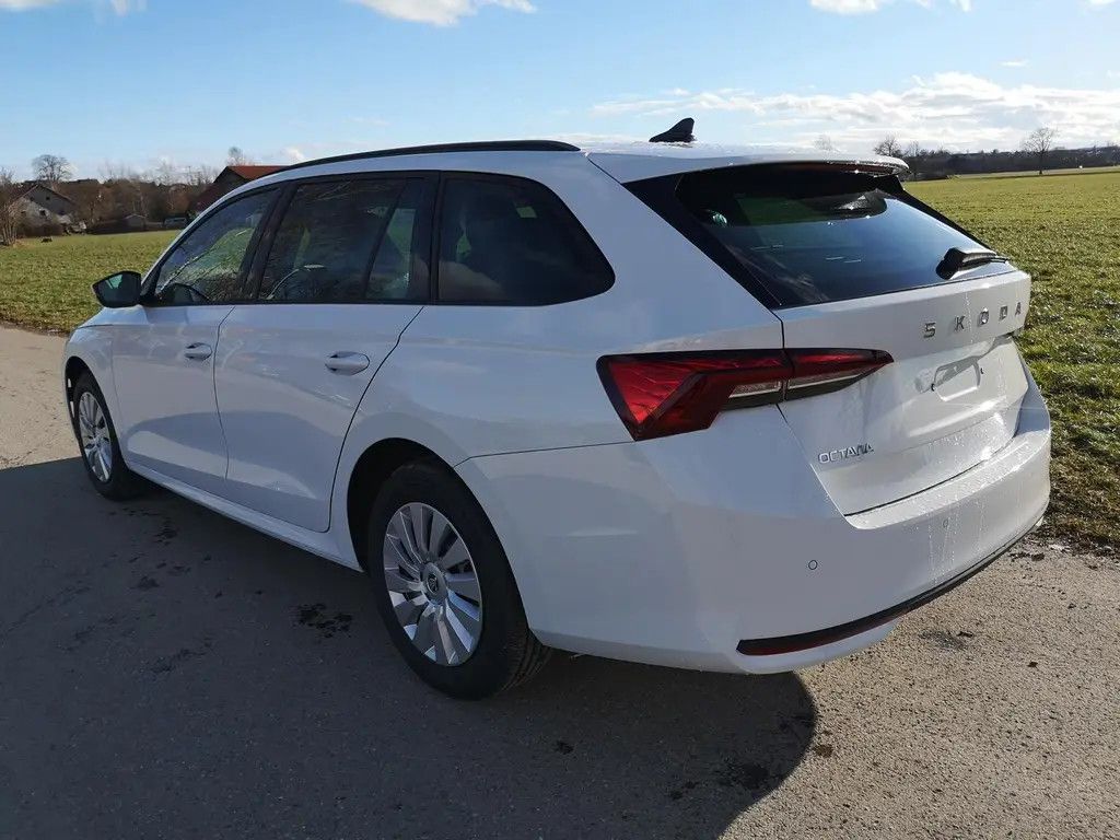 Skoda Octavia Essence gebraucht kaufen bei mobile.de