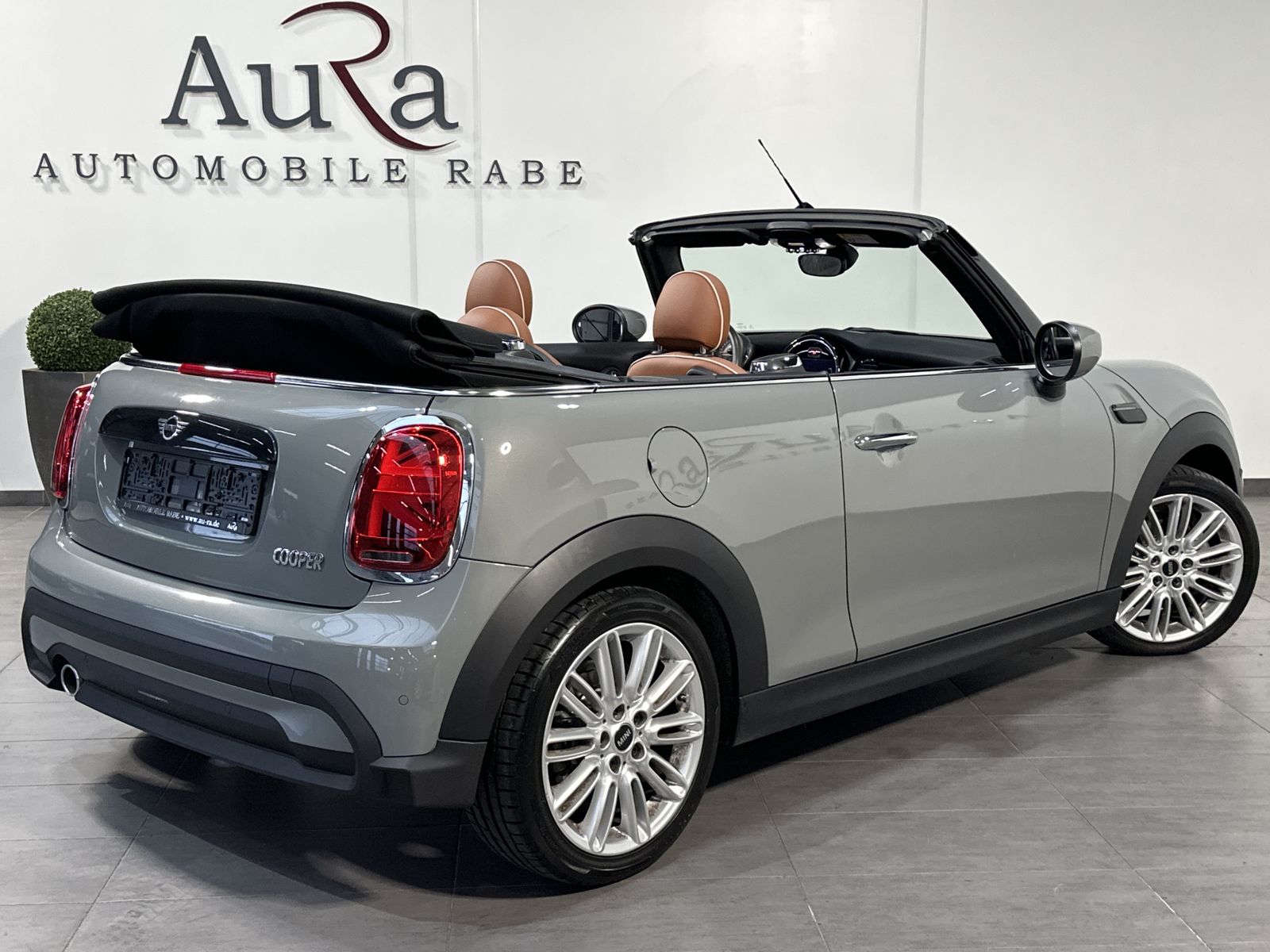 MINI Cooper Cabrio MINI Yours Trim NAV+LED+KAMERA+1HD - AuRa ...