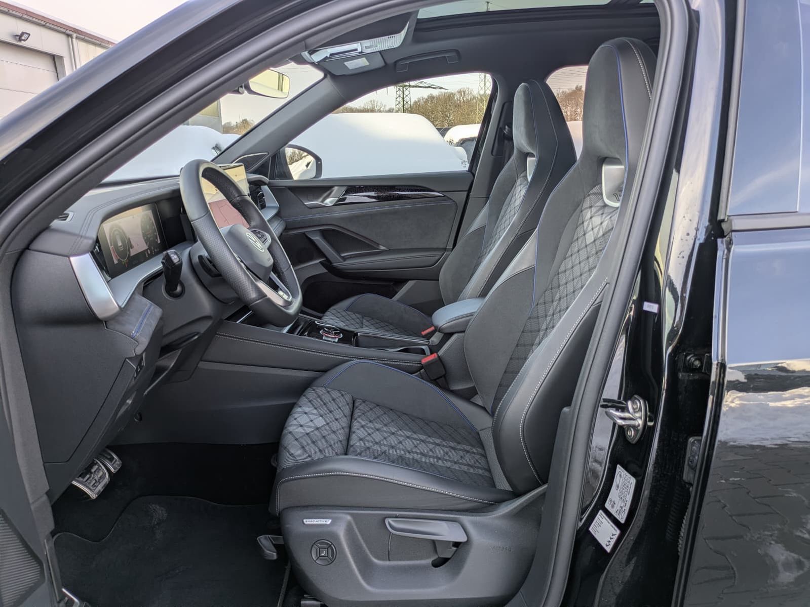 Volkswagen Tayron 2.0 TDI 4M R-Line 7Si*MATRIX*AHK*PANO*HUD - Dickreich ...