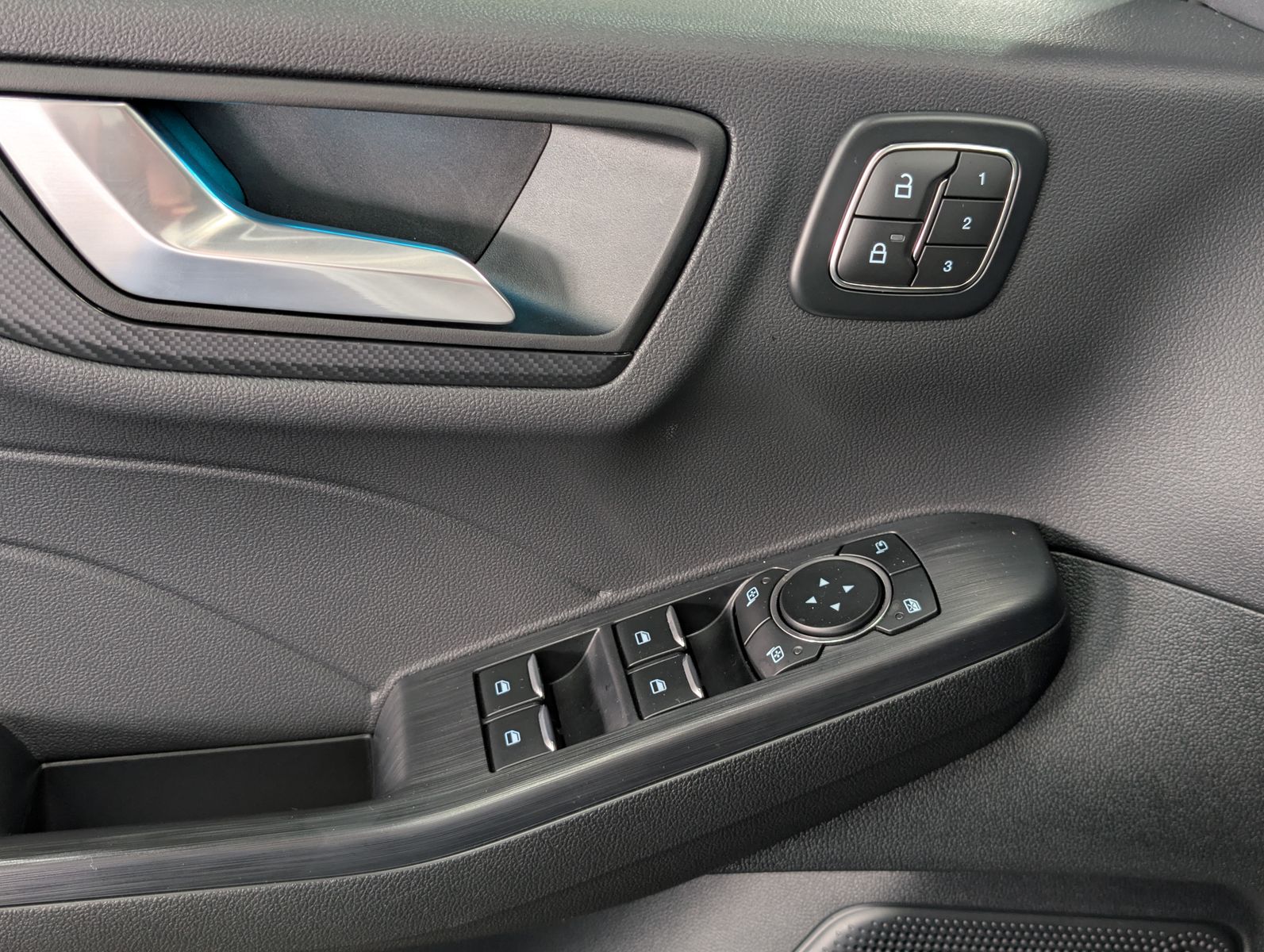 Ford Kuga ST-Line X 1.5 EB MATRIX 360° HUD LEDER MEMO - Dickreich ...