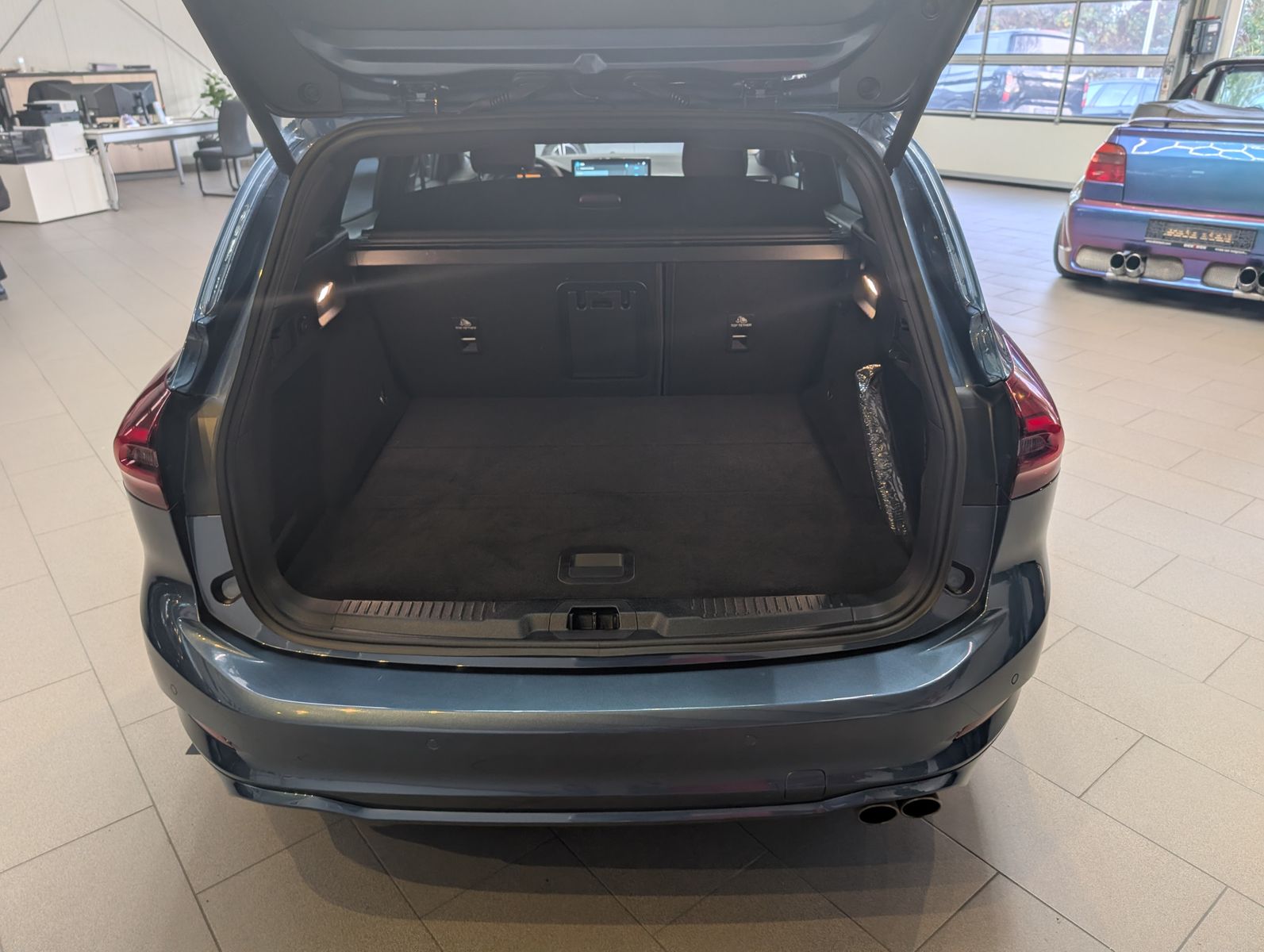 Ford Focus 1.0 ST-Line X Styling-Paket MATRIX B&O 18" - Dickreich ...