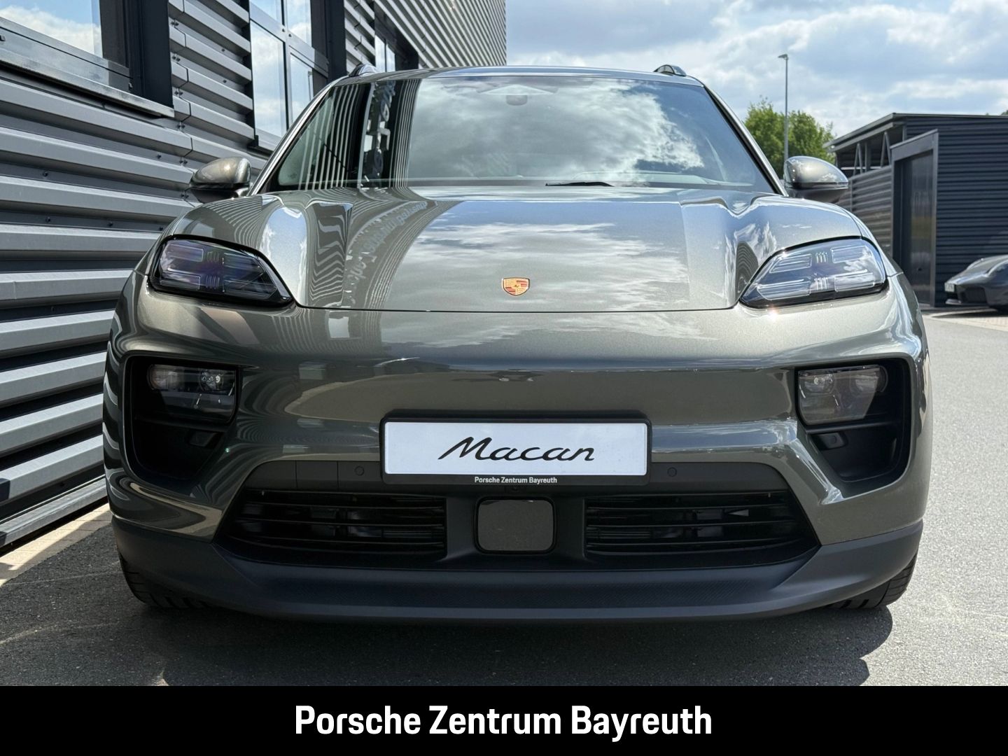 Porsche Macan AHV*MATRIX*INNO*22-ZOLL*LUFTFEDER*HEADUP* ab 1.172,00 ...