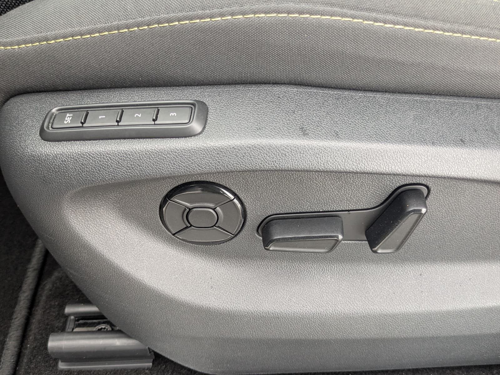 SKODA Kodiaq 2.0 TDI 4×4 Selec PANO*AHK*MATRIX*StandH. - Dickreich ...