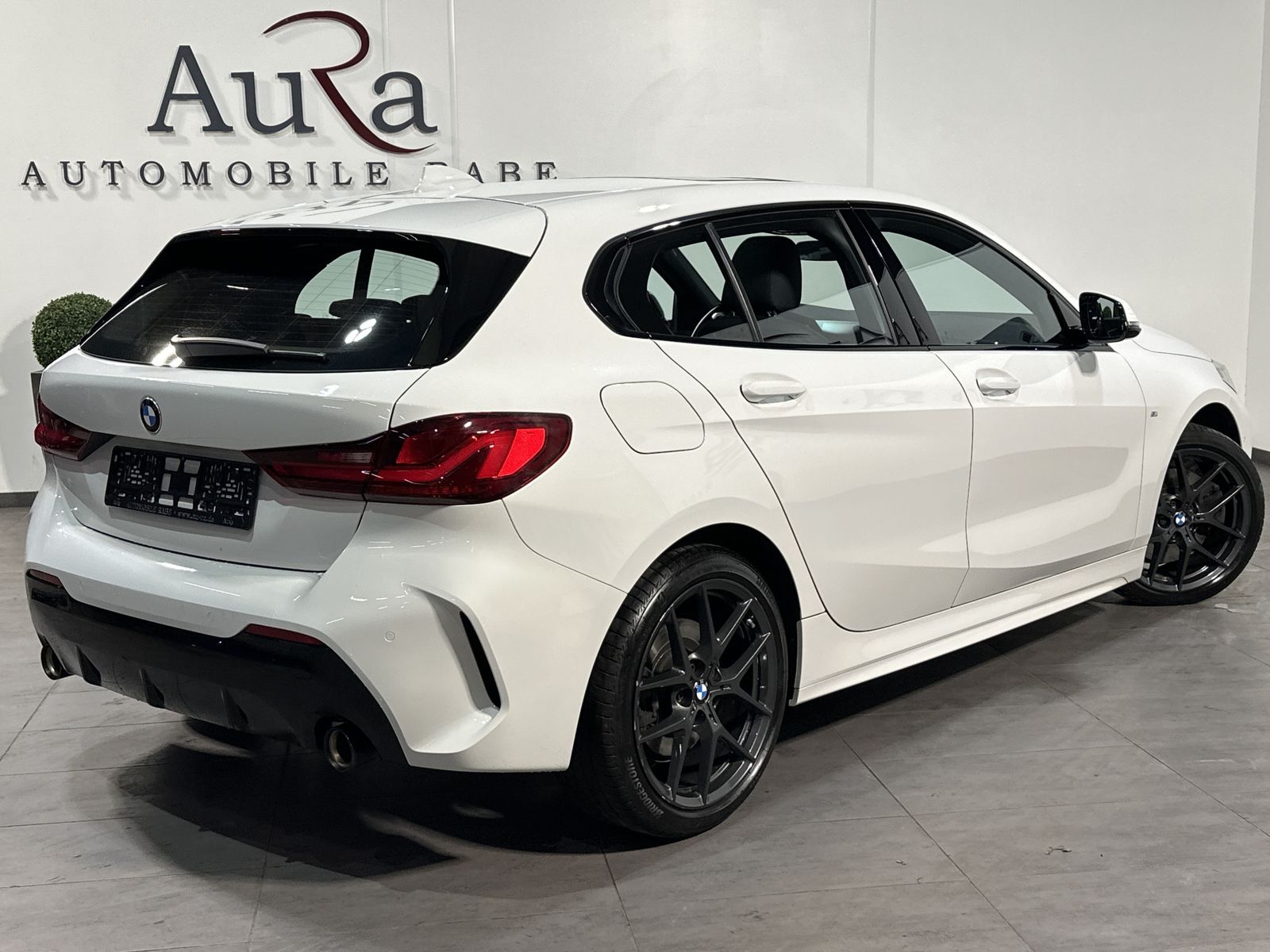 BMW 120i 5-Türer M-Sport Aut. NAV+LED+PANO+18ZO+HIFI - AuRa ...