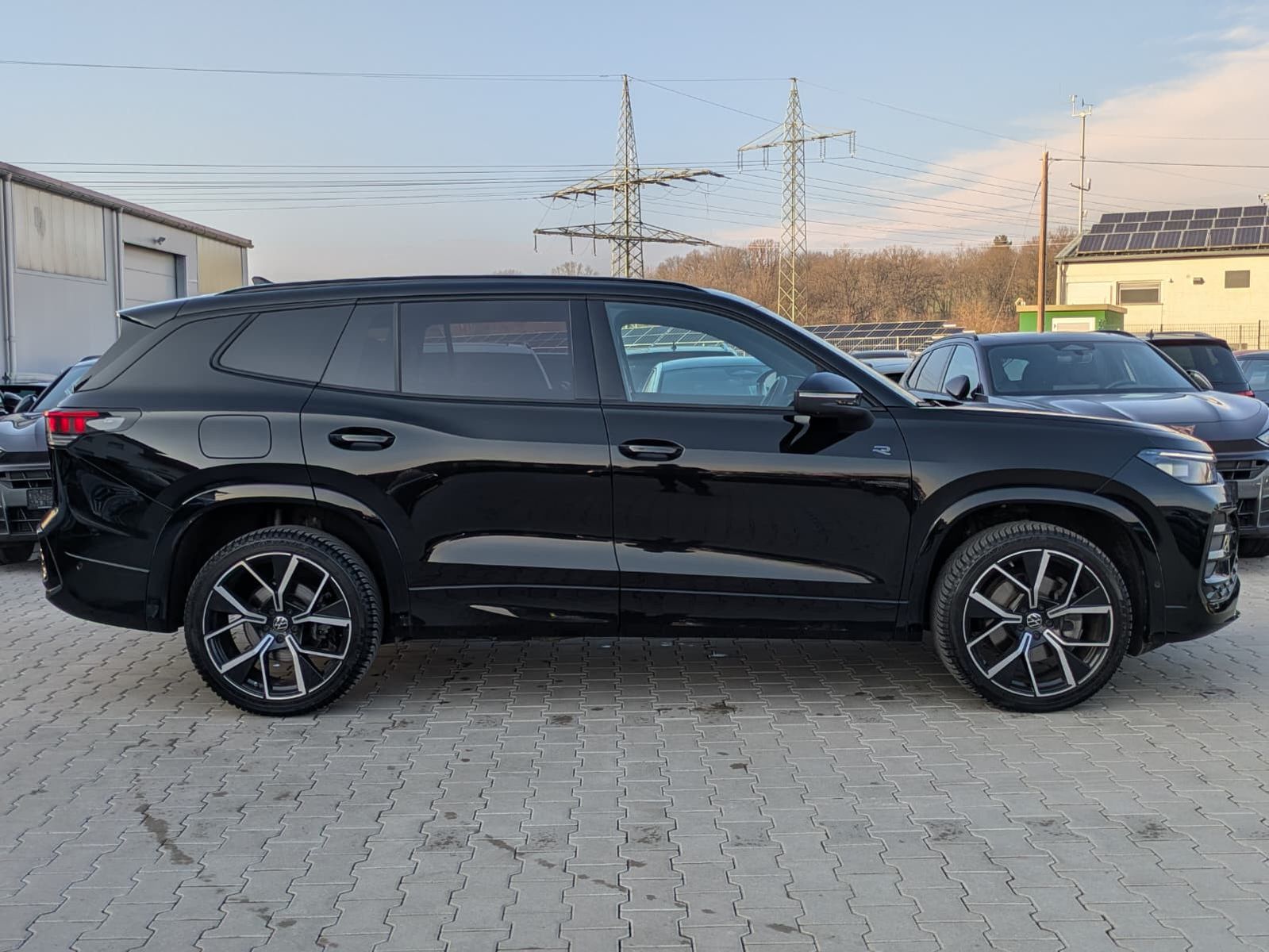 Volkswagen Tayron 2.0 TDI 4M R-Line BLACK*7Si*MATRIX*PANO - Dickreich ...