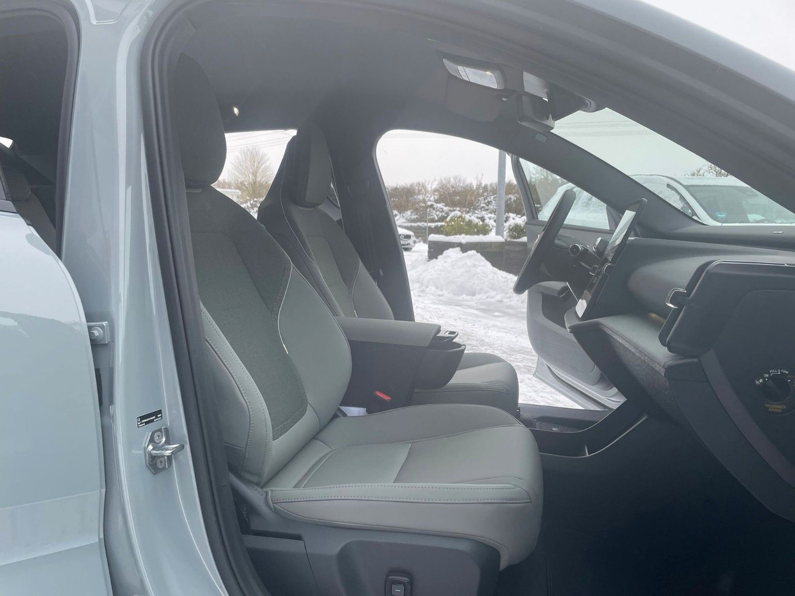 Volvo EX30 Single Motor Extended Range PLUS-Sofort lie – Mühlenhort