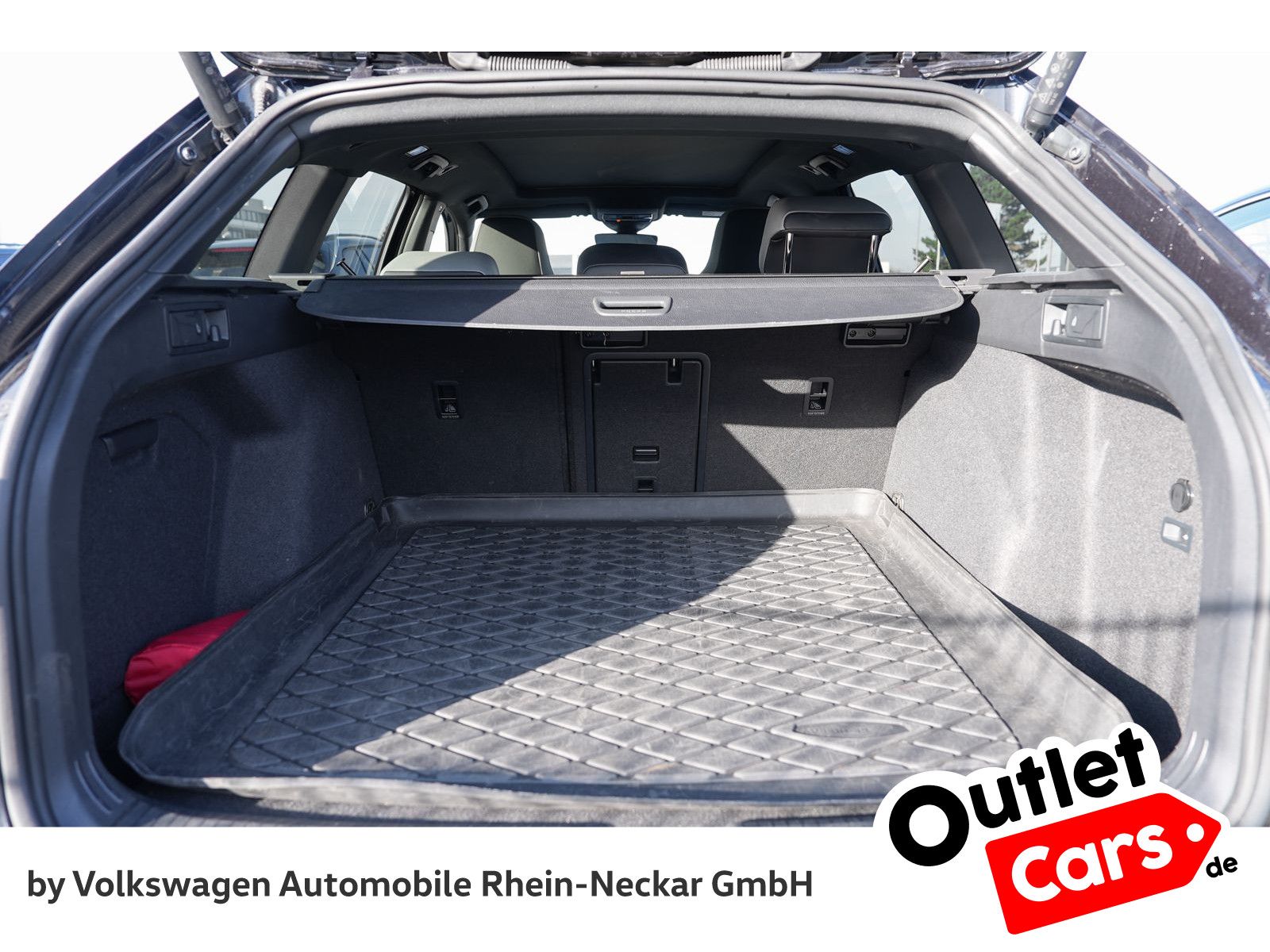 Volkswagen Golf VIII Variant 2.0 TSI R-Line DSG Navi AHK Pa ab 263,00 ...