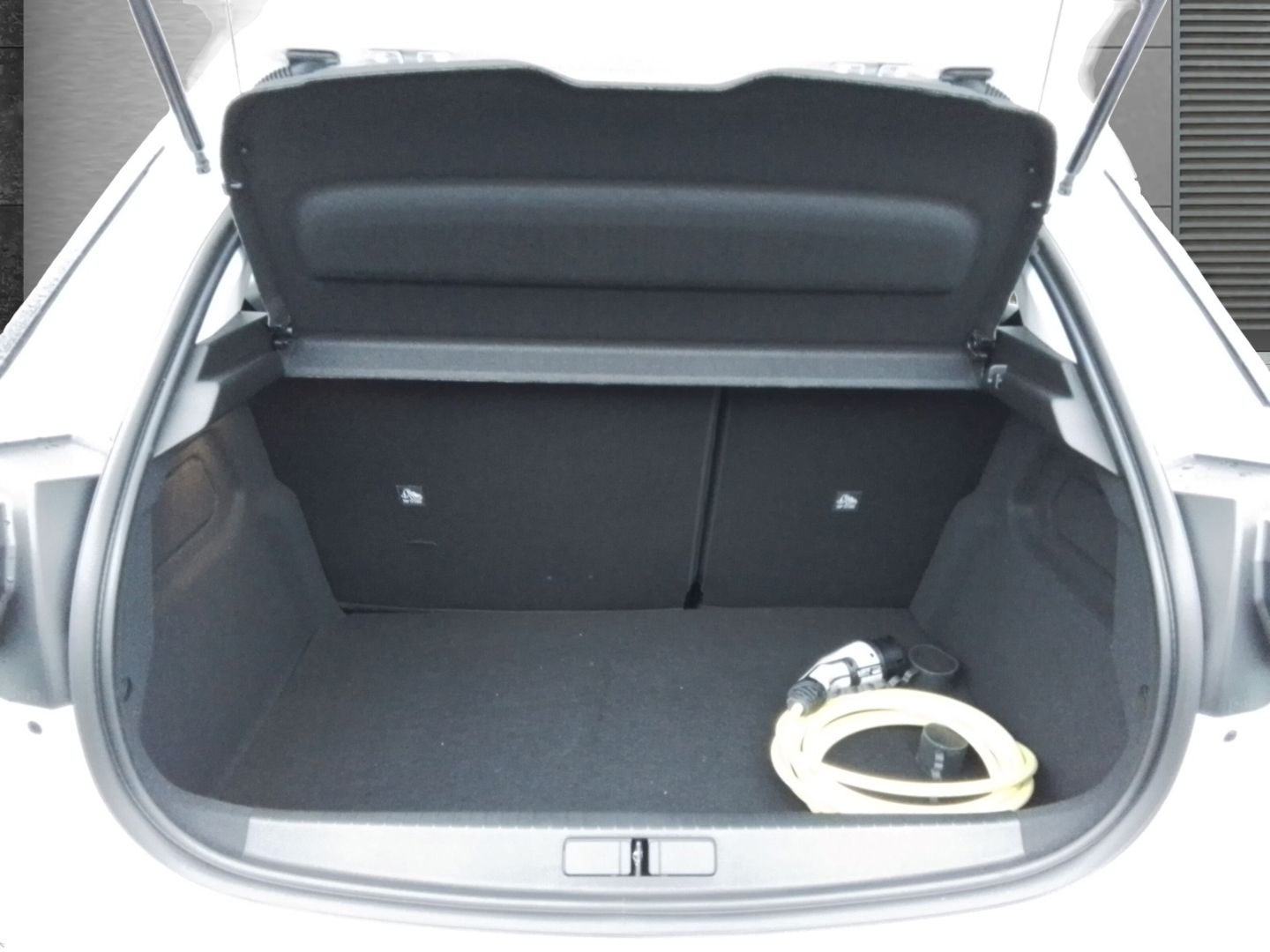 Opel Corsa-e Elegance LED Apple CarPlay Android Auto ab 358,00 Euro ...