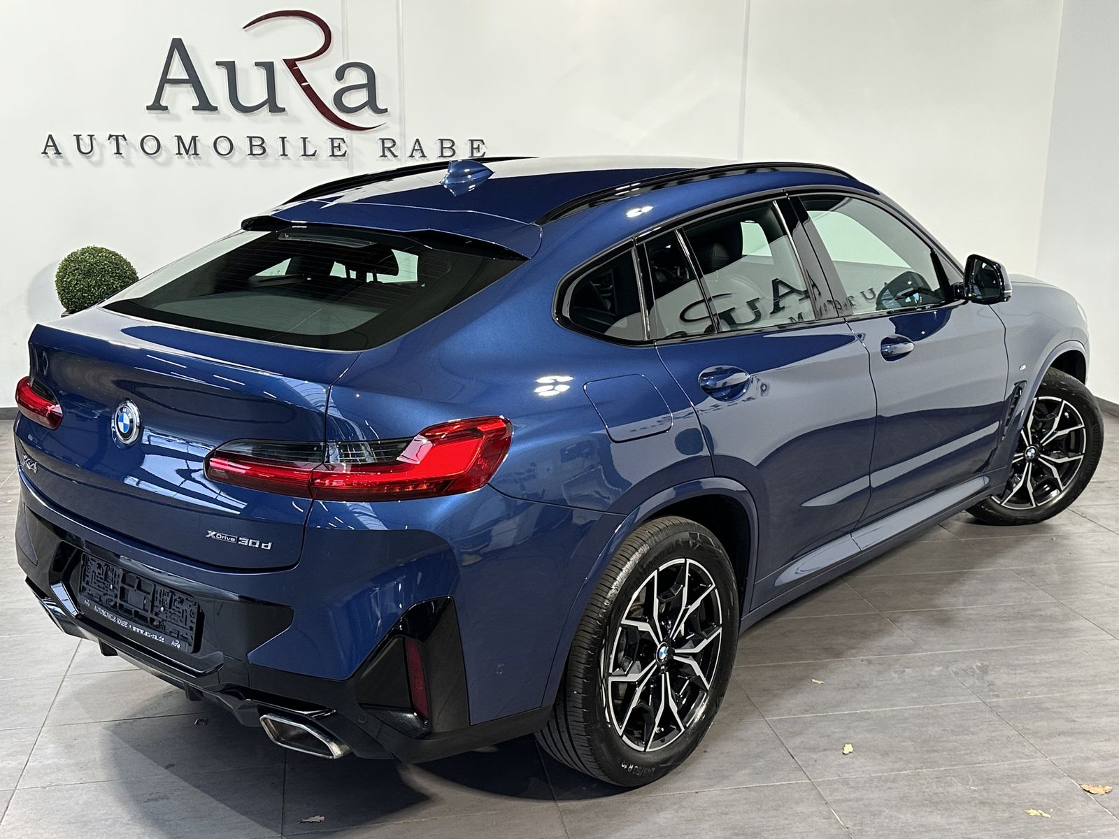 BMW X4 xDrive30d M-Sport NAV+LASER+AHK+HUD+360°-KAM - AuRa – Automobile ...
