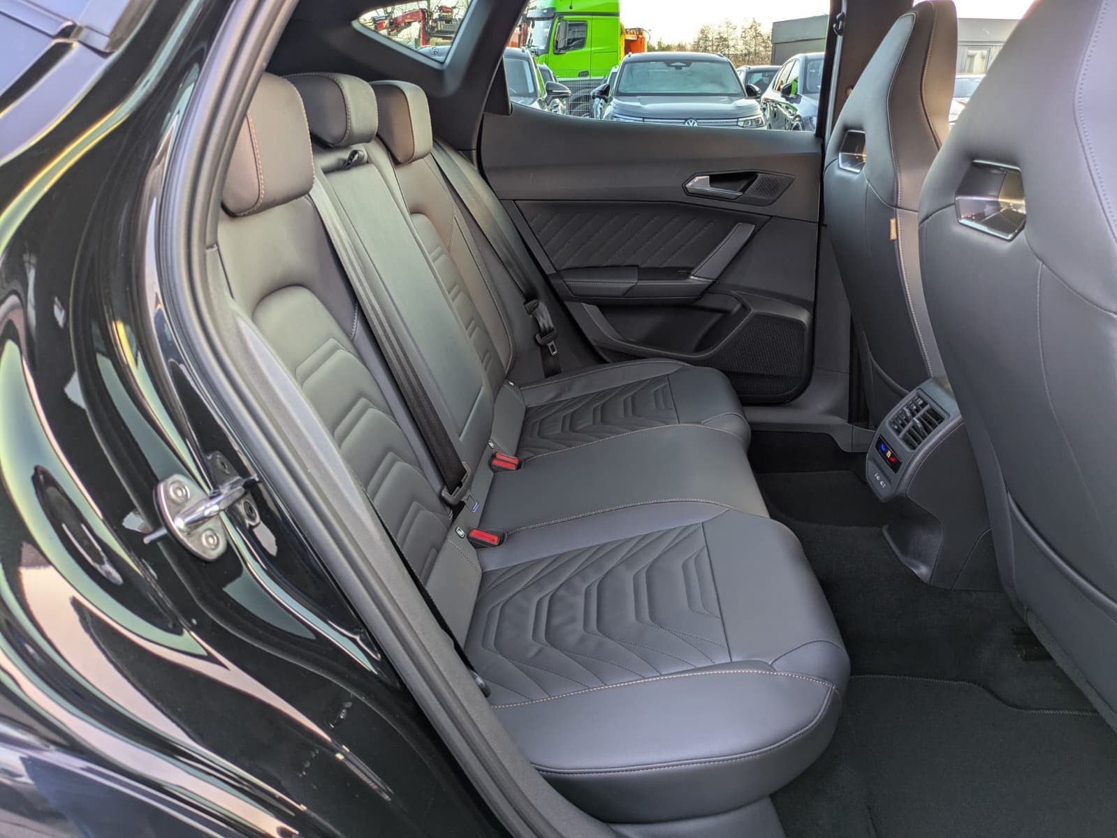 CUPRA Formentor 1.5 eTSI LEDER*MATRIX*SENNH*Int.Dr.-XL - Автомобильная ...