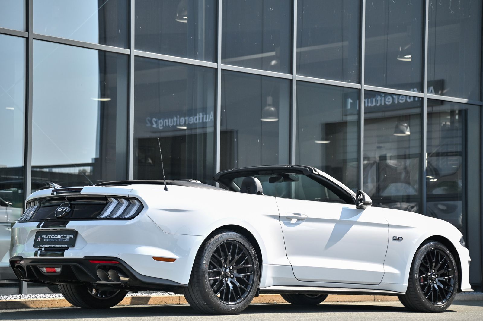 Ford Mustang Cabrio 5.0 Ti-VCT V8 GT *Carbon-Styling* | AutoCenter ...