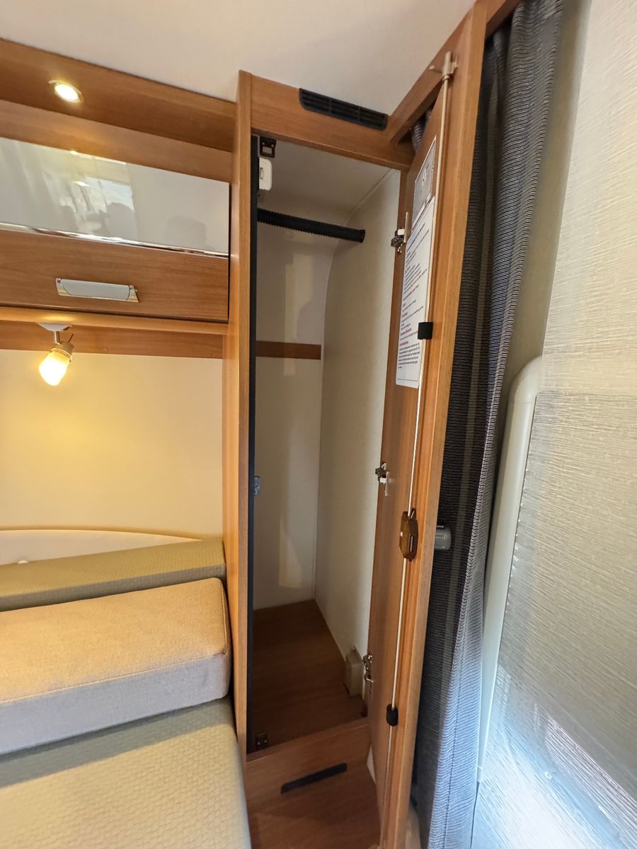 Dethleffs Esprit Comfort I 7150-2 QUEENSBETT 1.HAND – Car Corner Hamburg