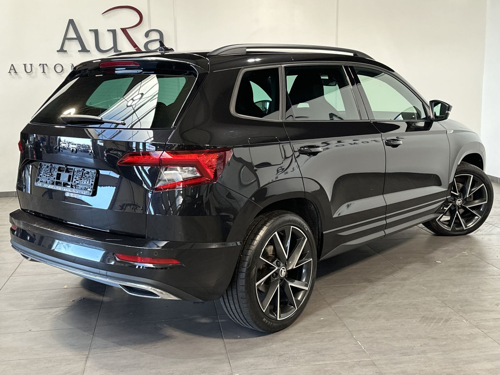 SKODA Karoq 2.0 TDI DSG Sportline 4x4 NAV+LED+KAM+19ZO - AuRa ...