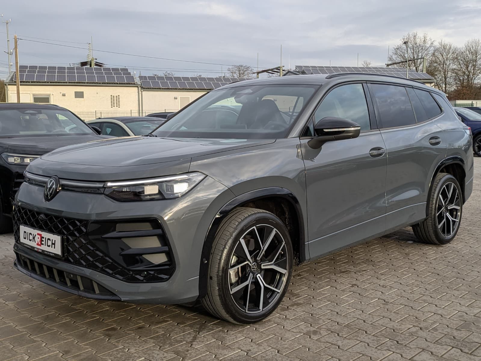 Volkswagen Tayron 2.0 TDI 4M R-Line BLACK*7Si*MATRIX*PANO - Dickreich ...