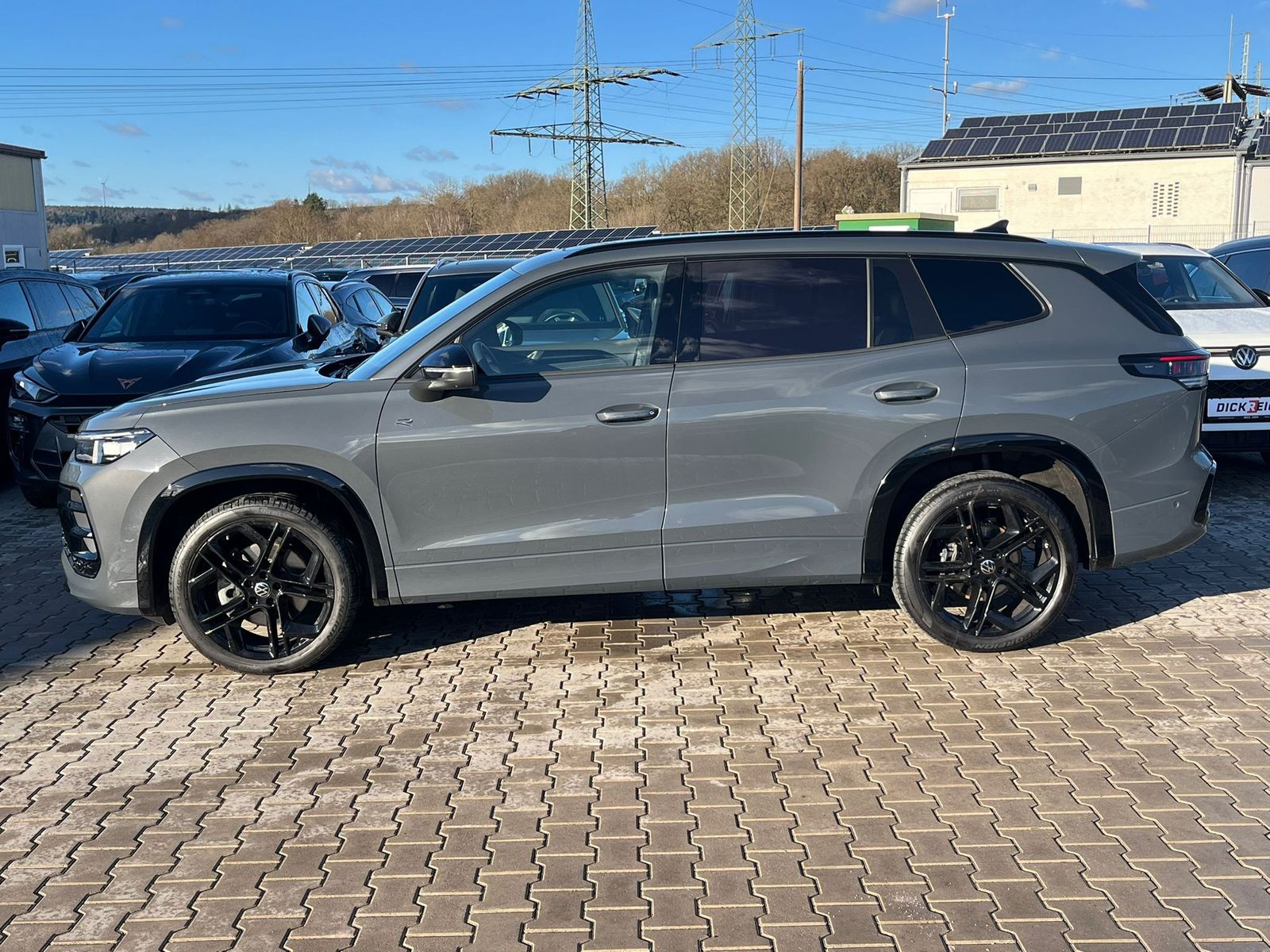Volkswagen Tayron 2.0 TDI 4M R-Line BLACK*7Si*MATRIX*PANO - Dickreich ...